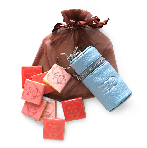 Carees De Chocolat in Lip Case《ライトブルー》