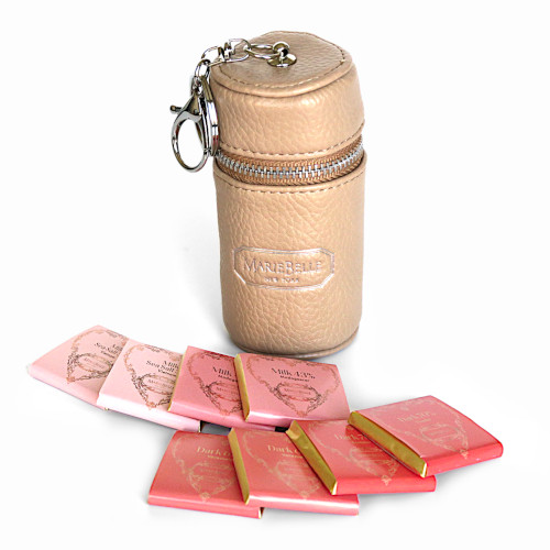 Carees De Chocolat in Lip Case《ライトグレージュ》